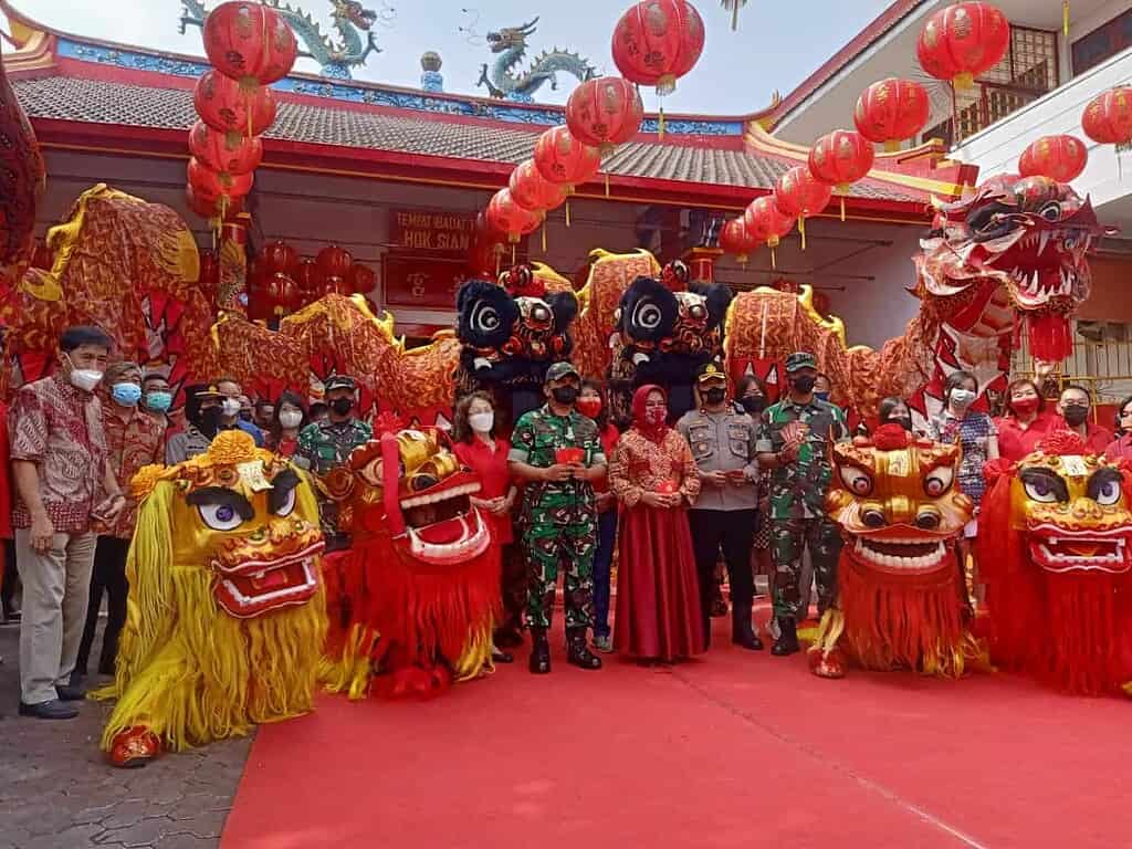 Acara Imlek Di Klenteng Mojokerto Dihadiri Oleh Ibu Walikota Mojokerto ...