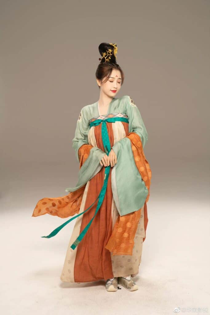 Potret Esther Yu (Yu Shuxin) Untuk Drama "Love Between Fairy And Devil ...