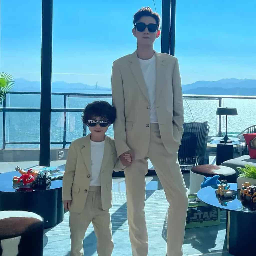 Jadi Ayah Anak Di Drama “The Love You Give Me”, Wang Ziqi & Cui Yixin ...