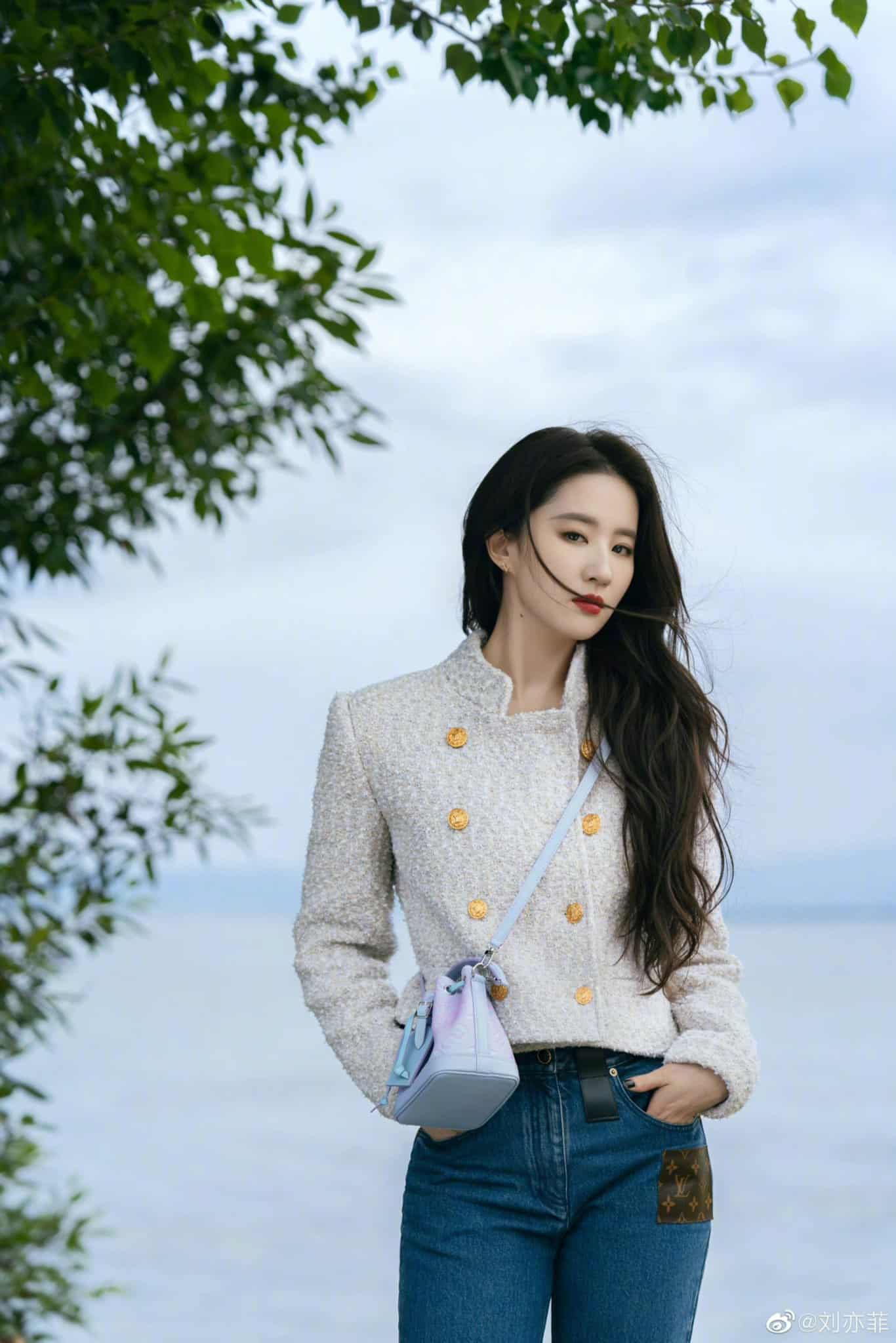 Potret Crystal Liu Yifei Untuk Louis Vuitton » Selebriti » Tionghoa.org ...