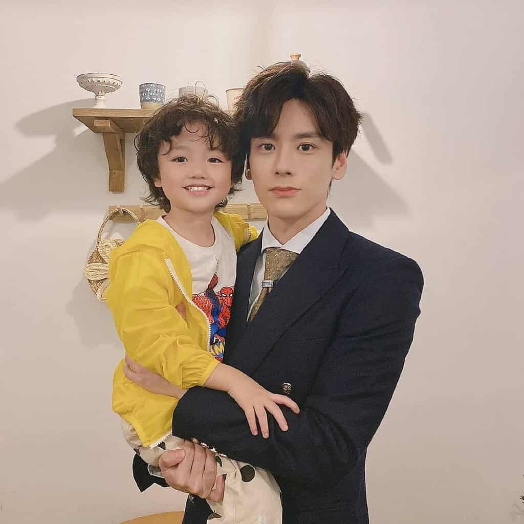 Miles Wei Bagikan Potretnya Bersama Hu Yi Xuan & Sun Si Cheng, Lawan Mainnya Di Drama ...