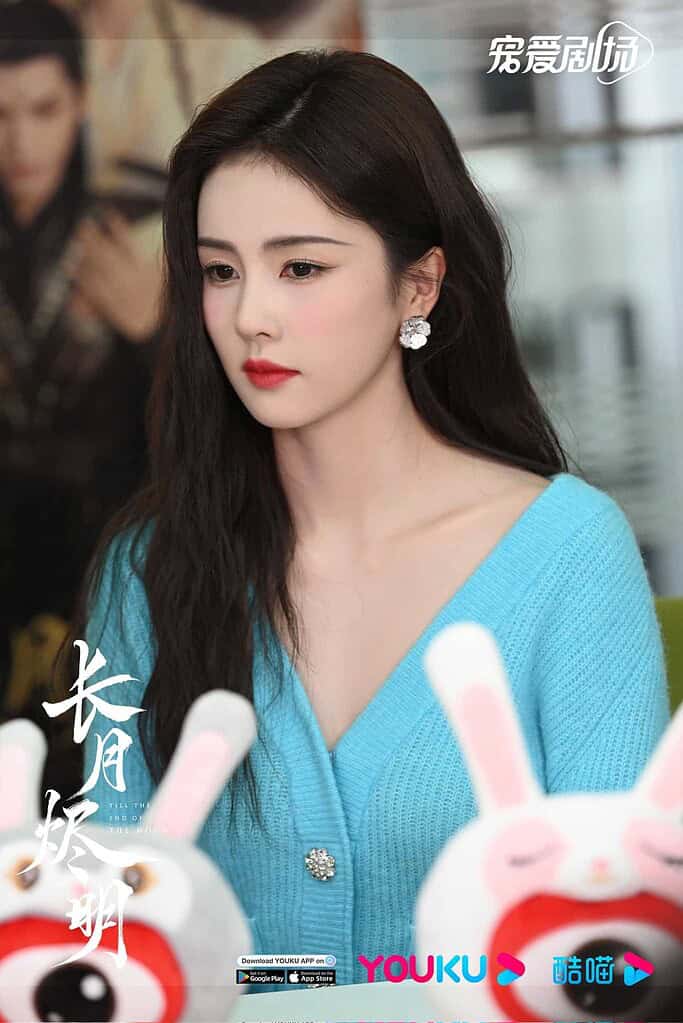 Luo Yunxi & Bai Lu Reuni Dan Kunjungi Kantor Sina Untuk Promosi Drama "Till The End Of The Moon ...